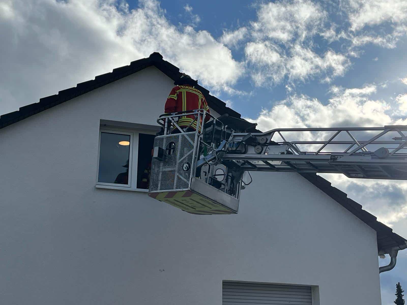 TH2 DLK - Unterstützung Rettungsdienst - Feuerwehr Teningen